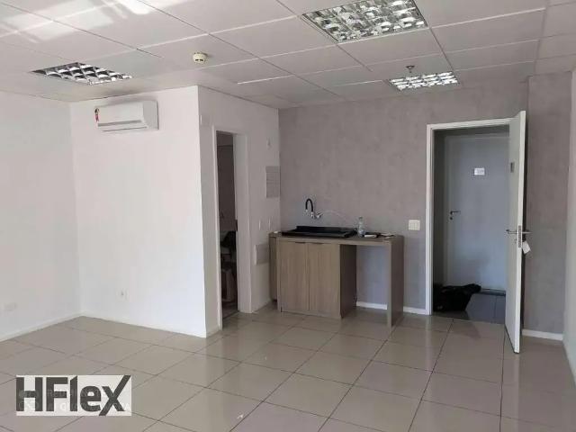 Conj. Comercial / Sala para Locação em São Paulo/SP Santana