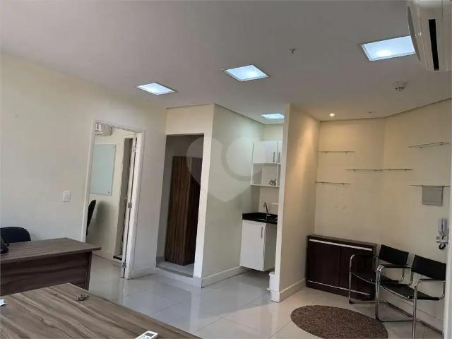Conj. Comercial / Sala para Locação em São Paulo/SP Santana