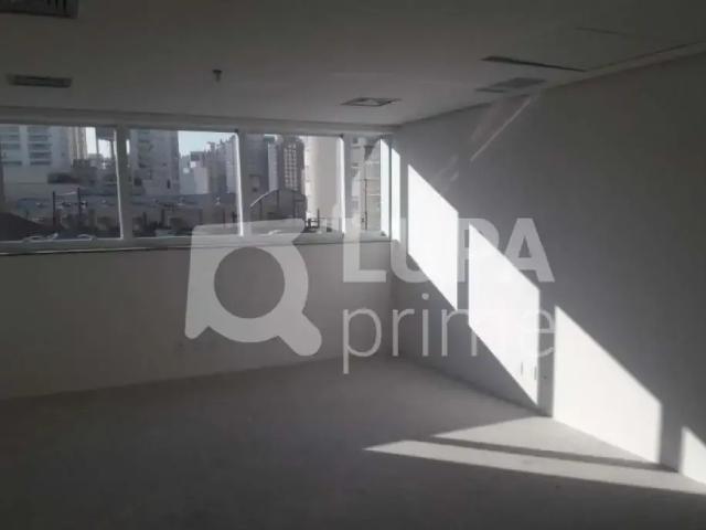 Conj. Comercial / Sala para Locação em São Paulo/SP Santana