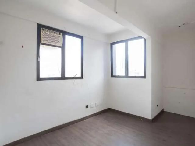 Conj. Comercial / Sala para Locação em São Paulo/SP Santana