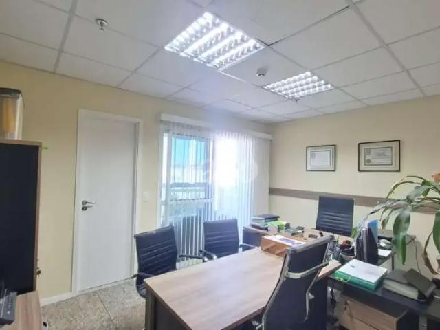 Conj. Comercial / Sala para Locação em São Paulo/SP Santana