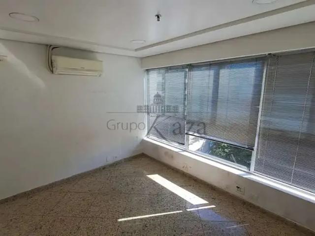 Conj. Comercial / Sala para Locação em São Paulo/SP Vila Nova Conceição 2 Quartos