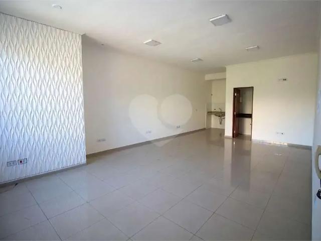 Conj. Comercial / Sala para Locação em São Roque/SP Centro
