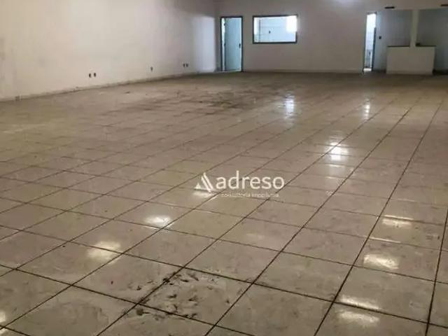 Conj. Comercial / Sala para Locação em São Roque/SP Centro