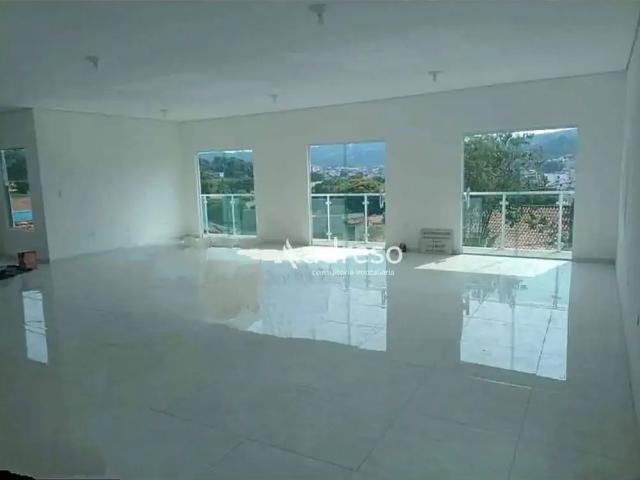 Conj. Comercial / Sala para Locação em São Roque/SP Centro