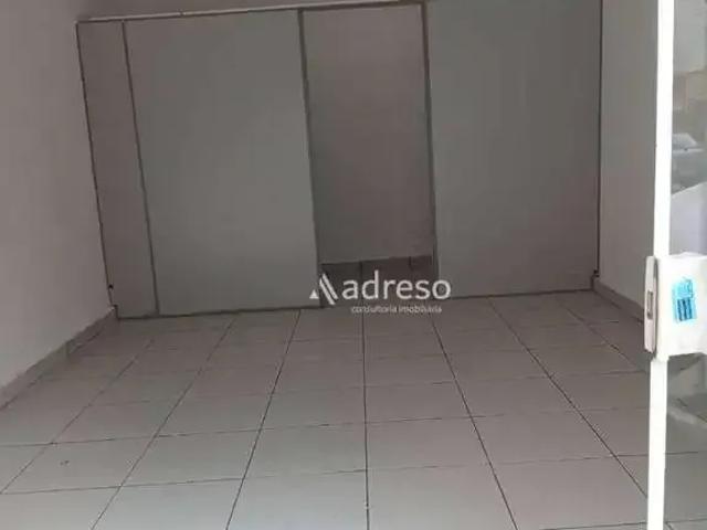 Conj. Comercial / Sala para Locação em São Roque/SP Centro