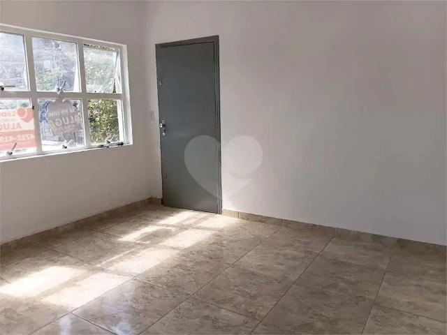 Conj. Comercial / Sala para Locação em São Roque/SP Centro