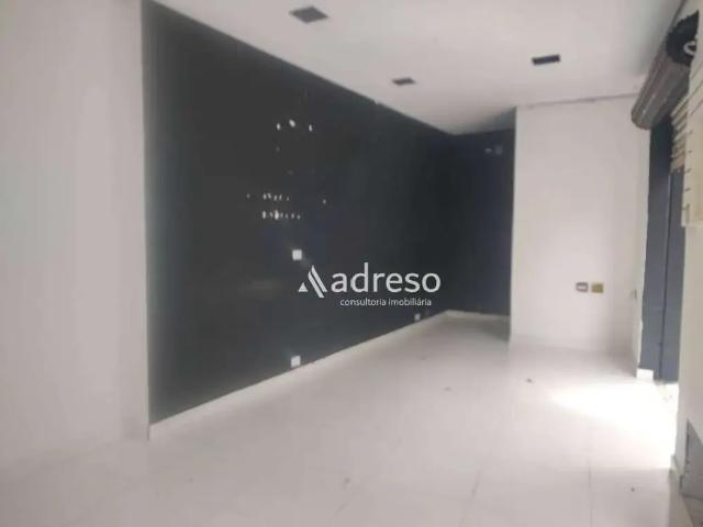 Conj. Comercial / Sala para Locação em São Roque/SP Centro