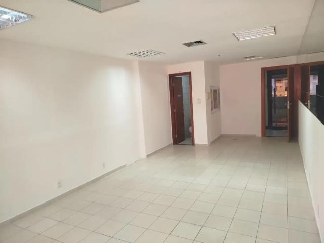 Conj. Comercial / Sala para Locação em Salvador/BA Caminho das Árvores