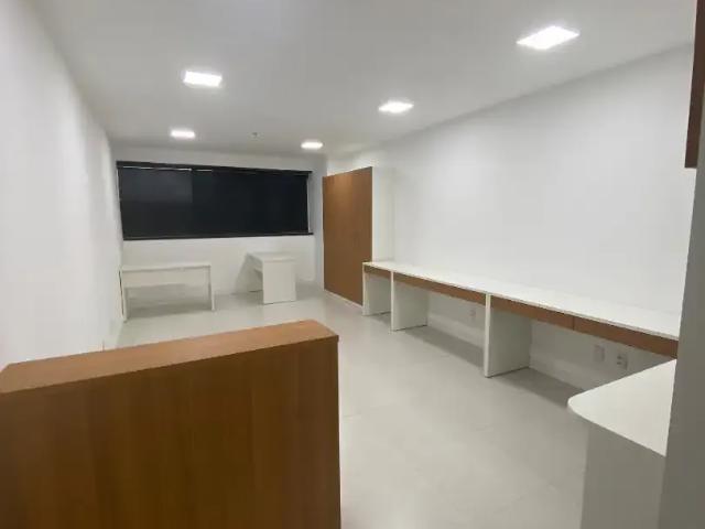 Conj. Comercial / Sala para Locação em Salvador/BA Paralela