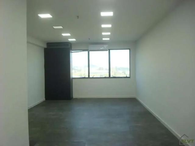 Conj. Comercial / Sala para Locação em Santana de Parnaíba/SP Alphaville 1 Quartos