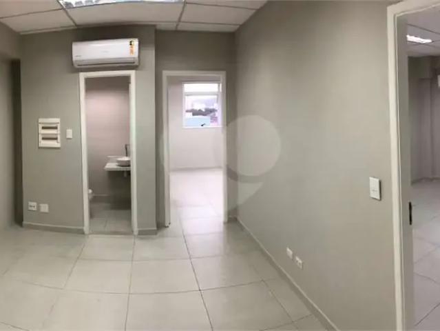 Conj. Comercial / Sala para Locação em Santos/SP Macuco