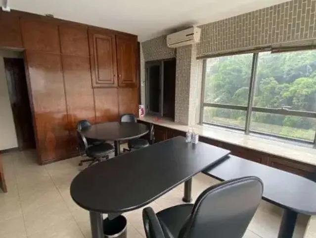 Conj. Comercial / Sala para Locação em Santos/SP Centro