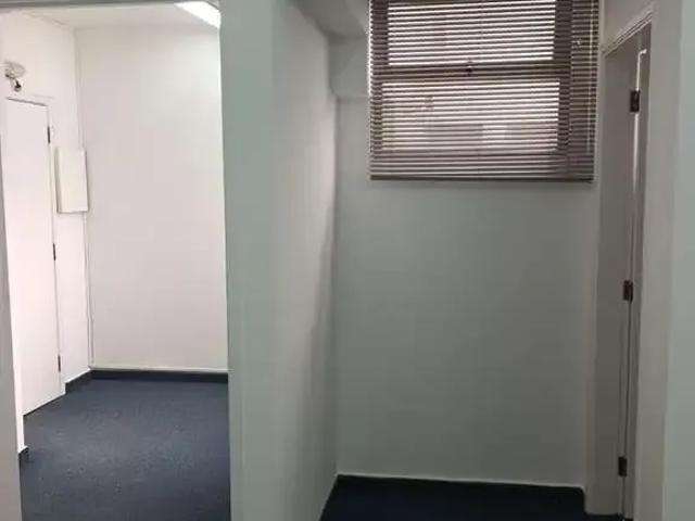 Conj. Comercial / Sala para Locação em Santos/SP Centro