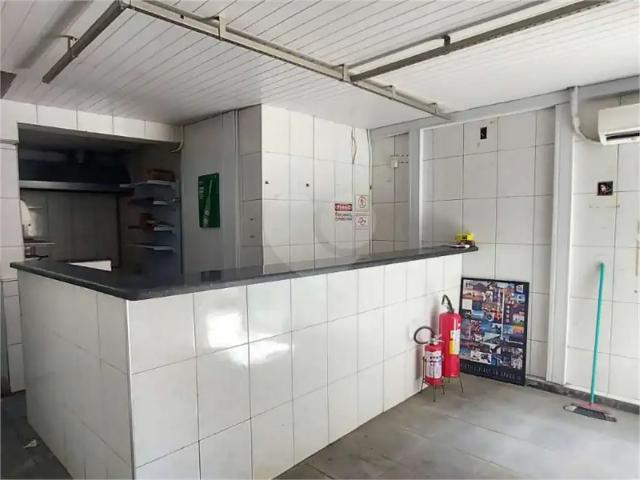 Conj. Comercial / Sala para Locação em Santos/SP Centro