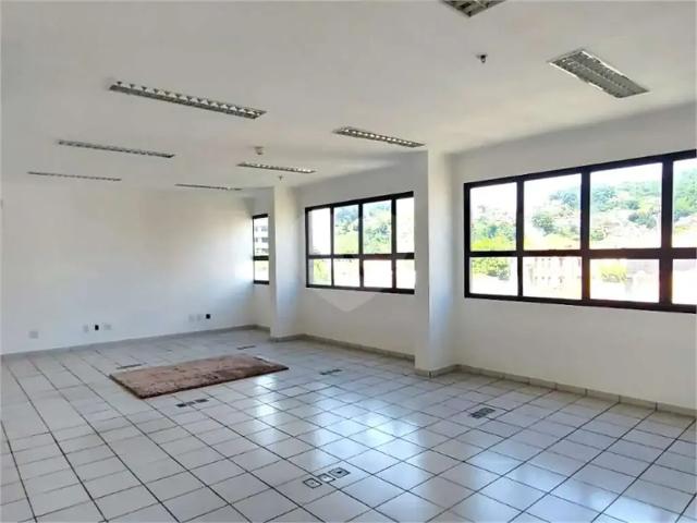 Conj. Comercial / Sala para Locação em Santos/SP Centro