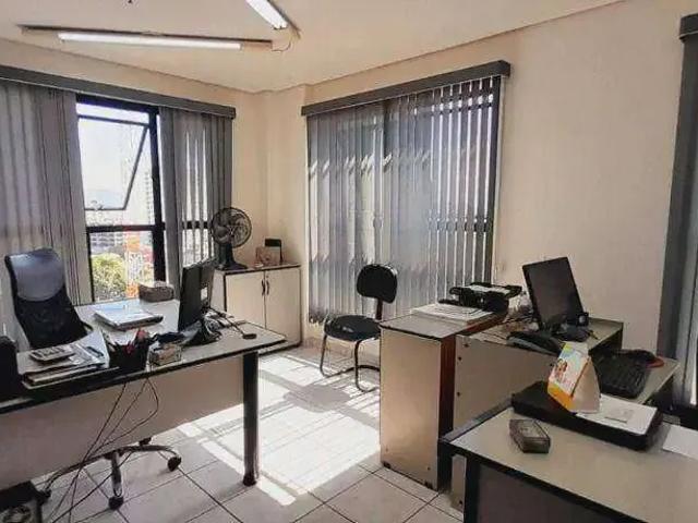 Conj. Comercial / Sala para Locação em Santos/SP Embaré