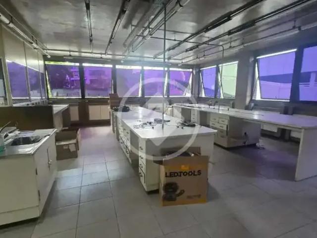 Conj. Comercial / Sala para Locação em Santos/SP Gonzaga