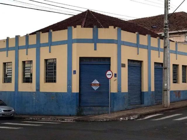 Conj. Comercial / Sala para Locação em Sertanópolis/PR Centro