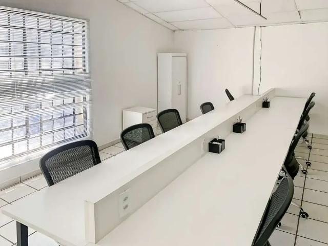 Conj. Comercial / Sala para Locação em Socorro/SP Centro