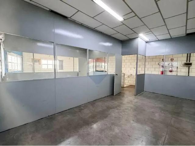 Conj. Comercial / Sala para Locação em Sorocaba/SP Iporanga 5 Quartos