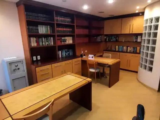 Conj. Comercial / Sala para Locação em Taubaté/SP Centro