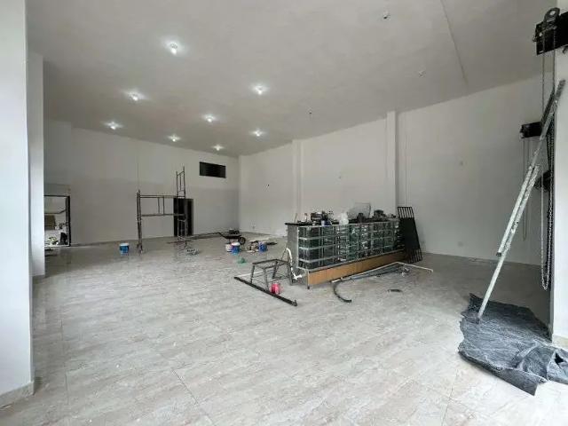 Conj. Comercial / Sala para Locação em Taubaté/SP Centro