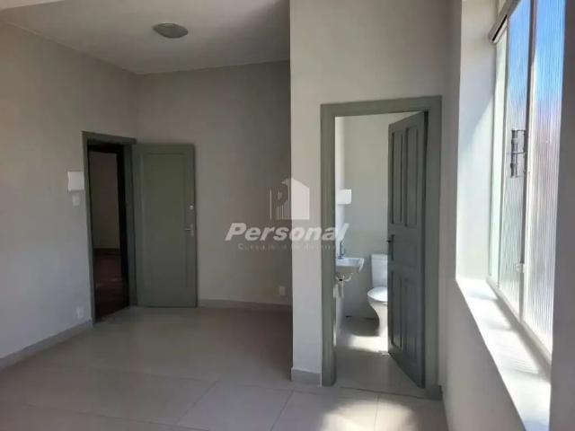 Conj. Comercial / Sala para Locação em Taubaté/SP Centro