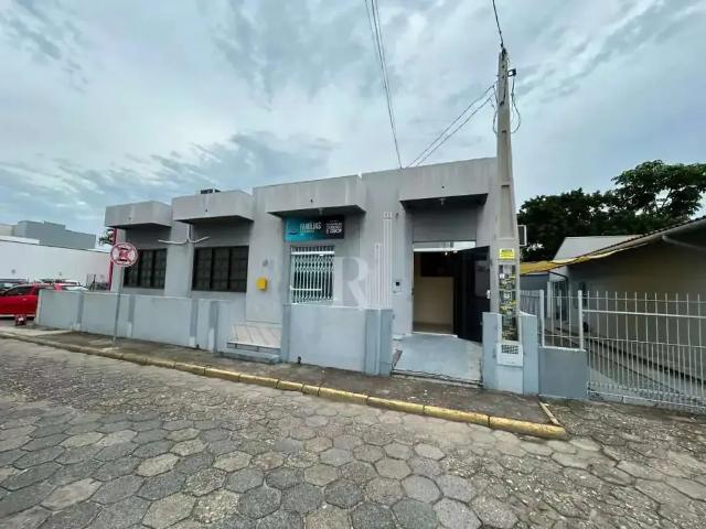 Conj. Comercial / Sala para Locação em Tijucas/SC Centro