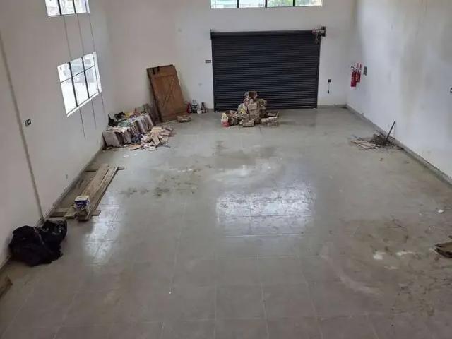 Conj. Comercial / Sala para Locação em Ubatuba/SP Umuarama