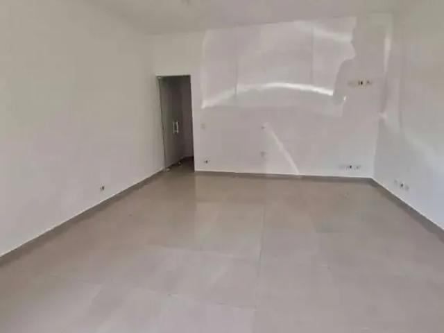 Conj. Comercial / Sala para Locação em Ubatuba/SP Centro