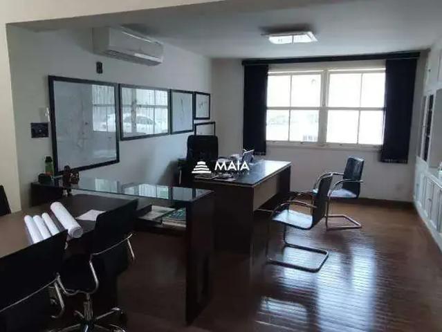 Conj. Comercial / Sala para Locação em Uberaba/MG Estados Unidos 8 Quartos