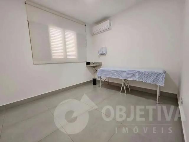 Conj. Comercial / Sala para Locação em Uberlândia/MG Brasil