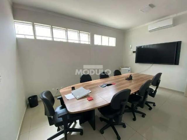 Conj. Comercial / Sala para Locação em Uberlândia/MG Brasil