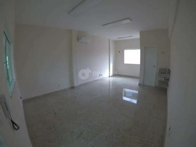 Conj. Comercial / Sala para Locação em Uberlândia/MG Brasil