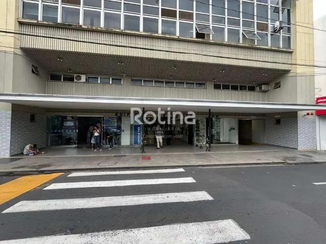 Conj. Comercial / Sala para Locação em Uberlândia/MG Centro
