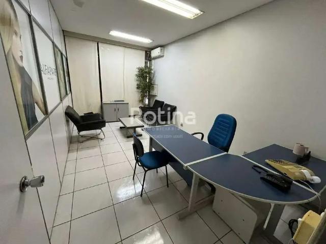 Conj. Comercial / Sala para Locação em Uberlândia/MG Centro