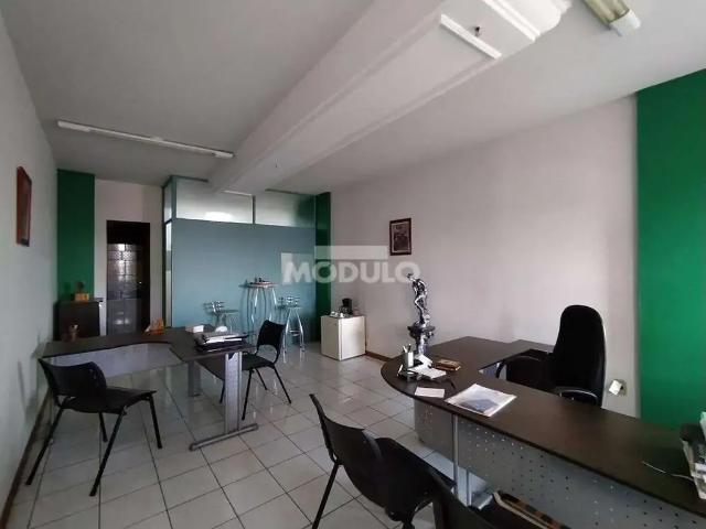 Conj. Comercial / Sala para Locação em Uberlândia/MG Centro