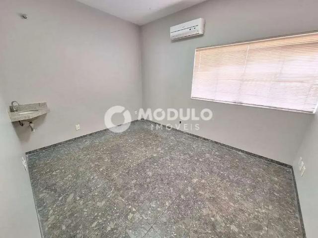 Conj. Comercial / Sala para Locação em Uberlândia/MG Martins