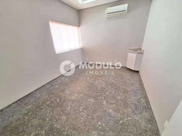 Conj. Comercial / Sala para Locação em Uberlândia/MG Martins