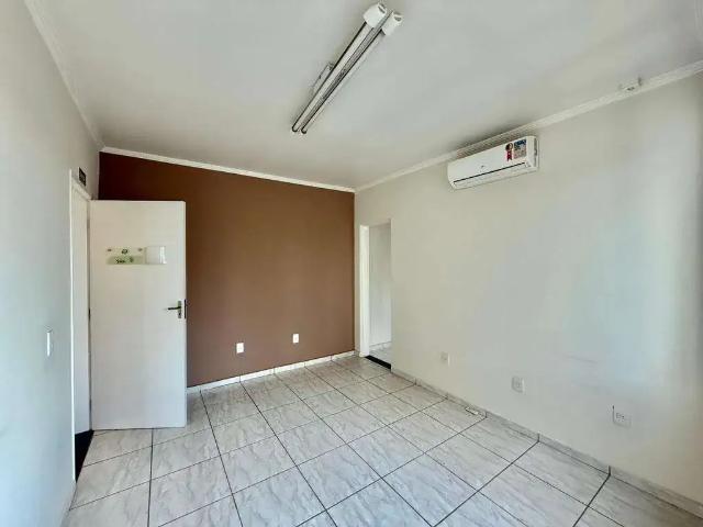 Conj. Comercial / Sala para Locação em Valinhos/SP Vila Clayton