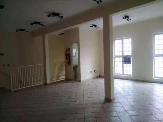 Conj. Comercial / Sala para Locação em Vinhedo/SP Centro