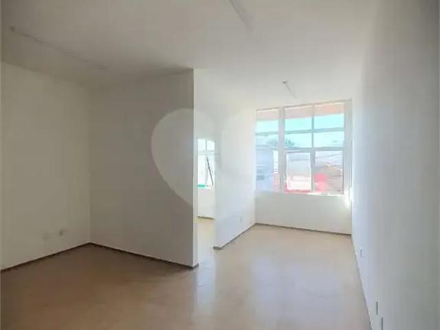 Conj. Comercial / Sala para Locação em Vinhedo/SP Centro