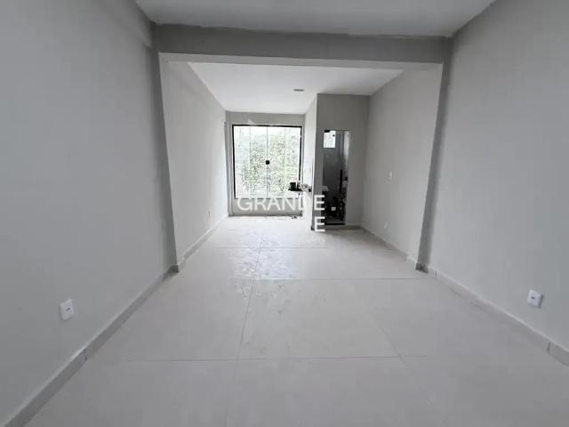 Conj. Comercial / Sala para Locação em Volta Redonda/RJ Aterrado