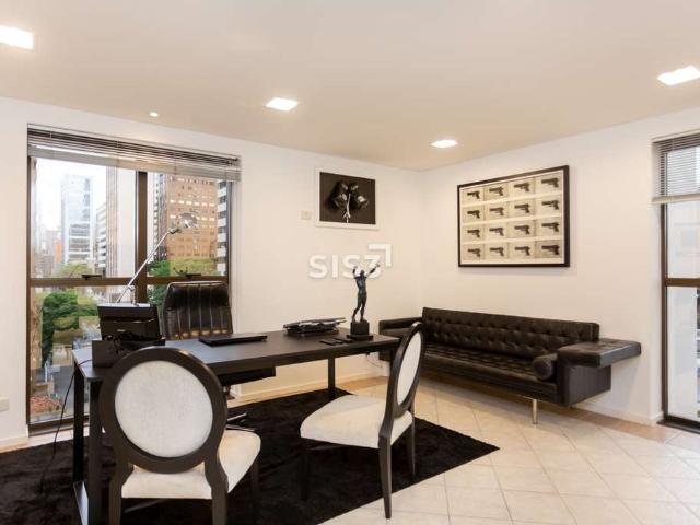 Conj. Comercial / Sala para Venda em Curitiba/PR Centro 8 Quartos