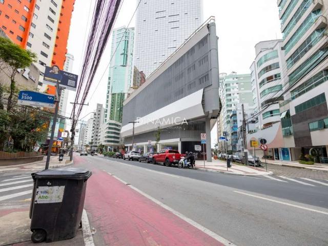 Conj. Comercial / Sala para Venda em Balneário Camboriú/SC Centro