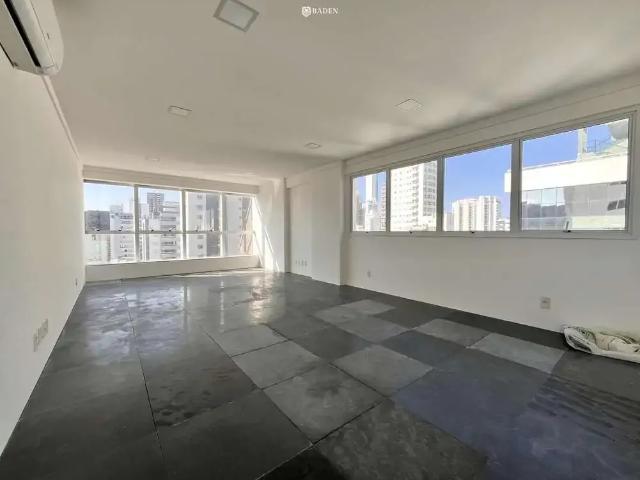 Conj. Comercial / Sala para Venda em Balneário Camboriú/SC Pioneiros 1 Quartos