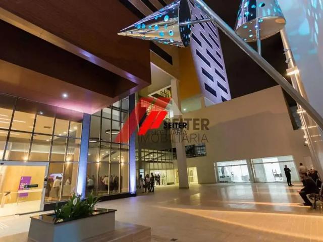 Conj. Comercial / Sala para Venda em Florianópolis/SC Canto