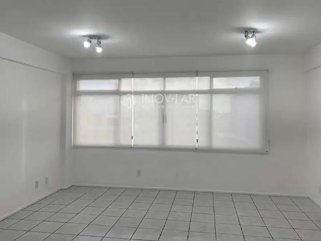 Conj. Comercial / Sala para Venda em Florianópolis/SC Canto