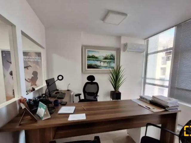 Conj. Comercial / Sala para Venda em Florianópolis/SC Centro